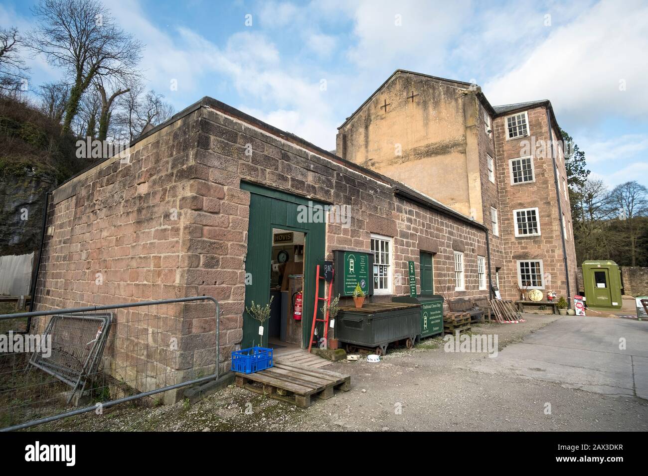 Cromford mill buildings stone hi-res stock photography and images - Alamy