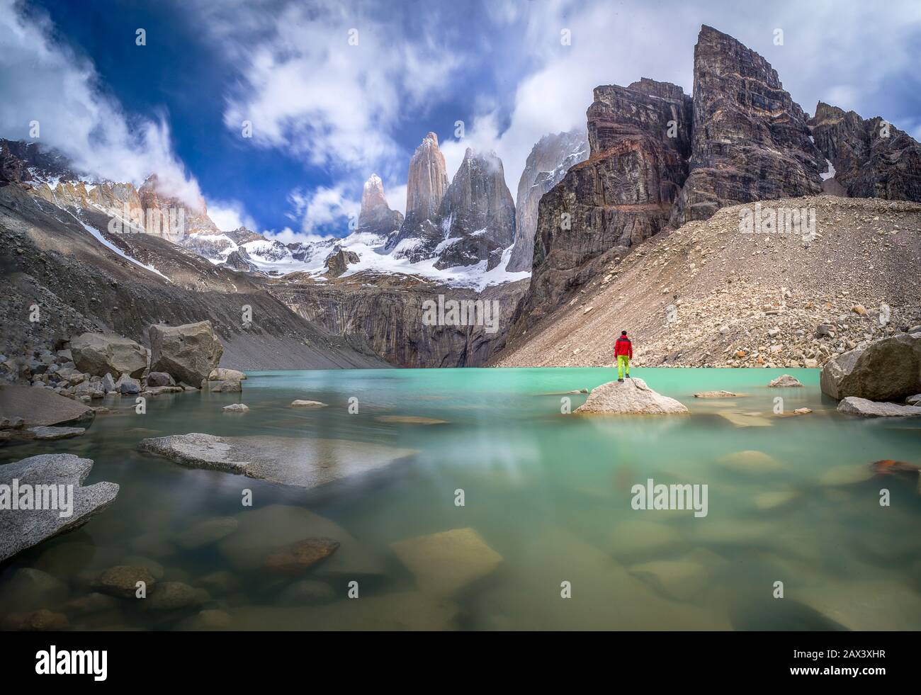 Las tres torres hi-res stock photography and images - Alamy
