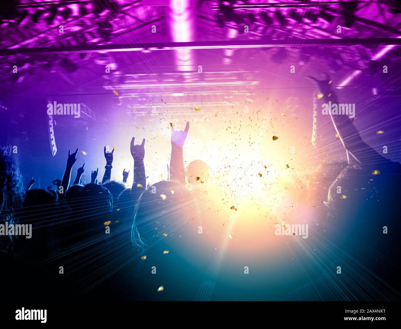 Clapping head shot hi-res stock photography and images - Alamy