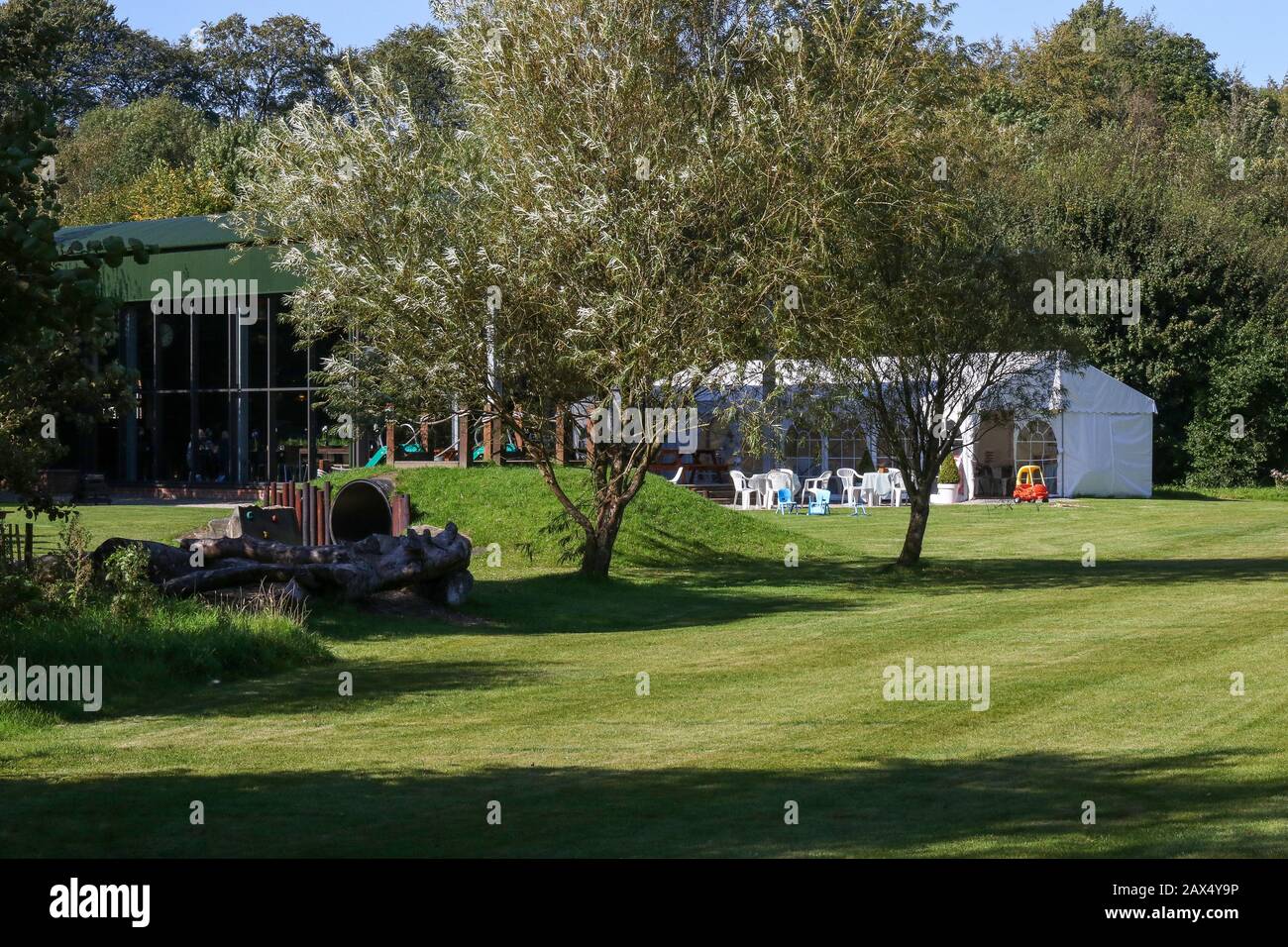Tea rooms oakfield park hi-res stock photography and images - Alamy