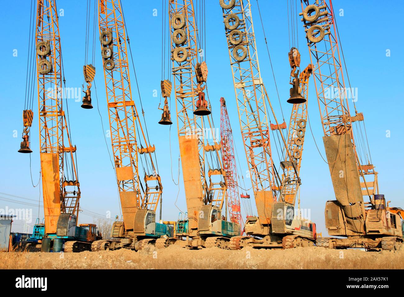 Crawler crane in the construction site Stock Photo - Alamy