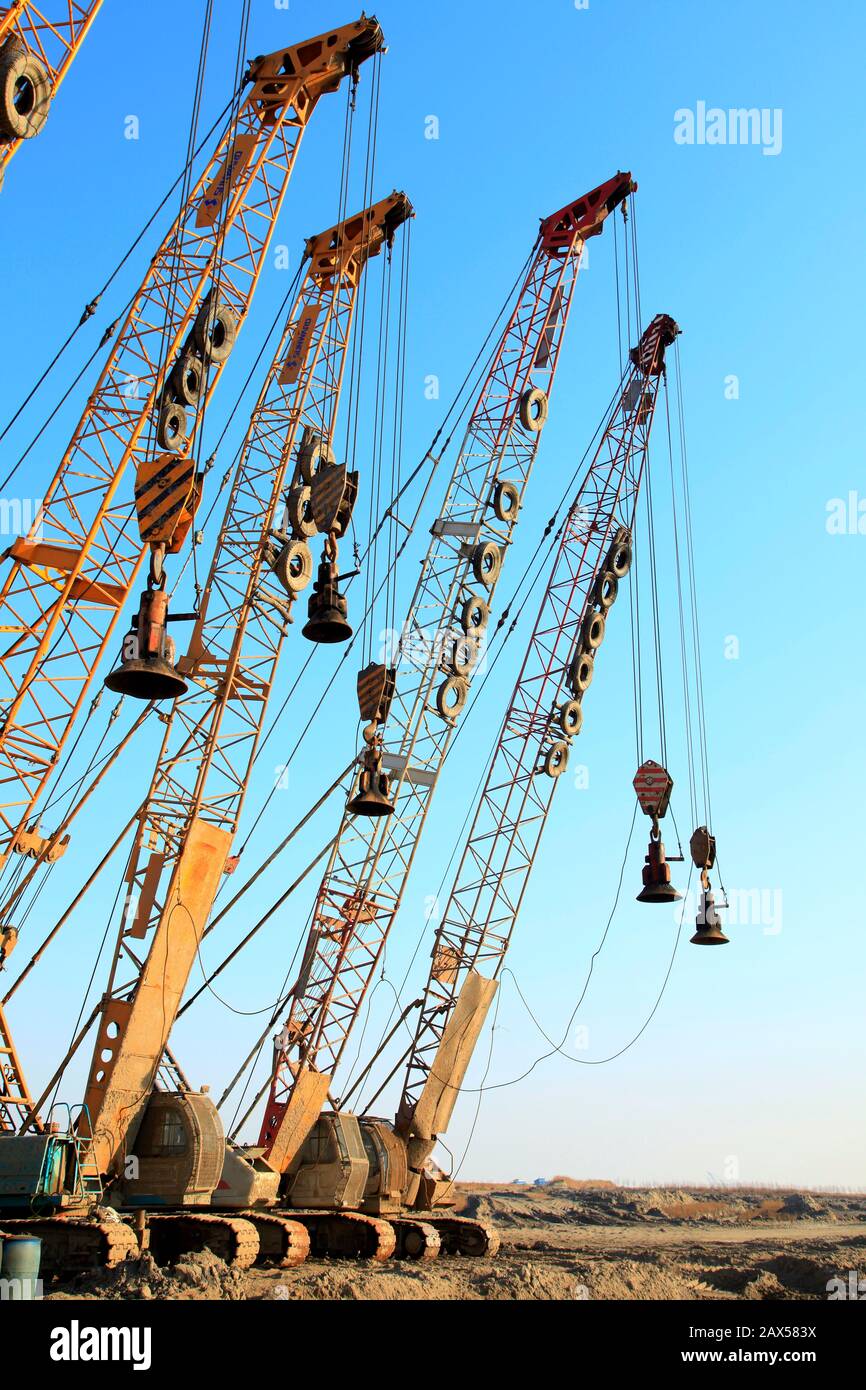 Crawler crane in the construction site Stock Photo - Alamy
