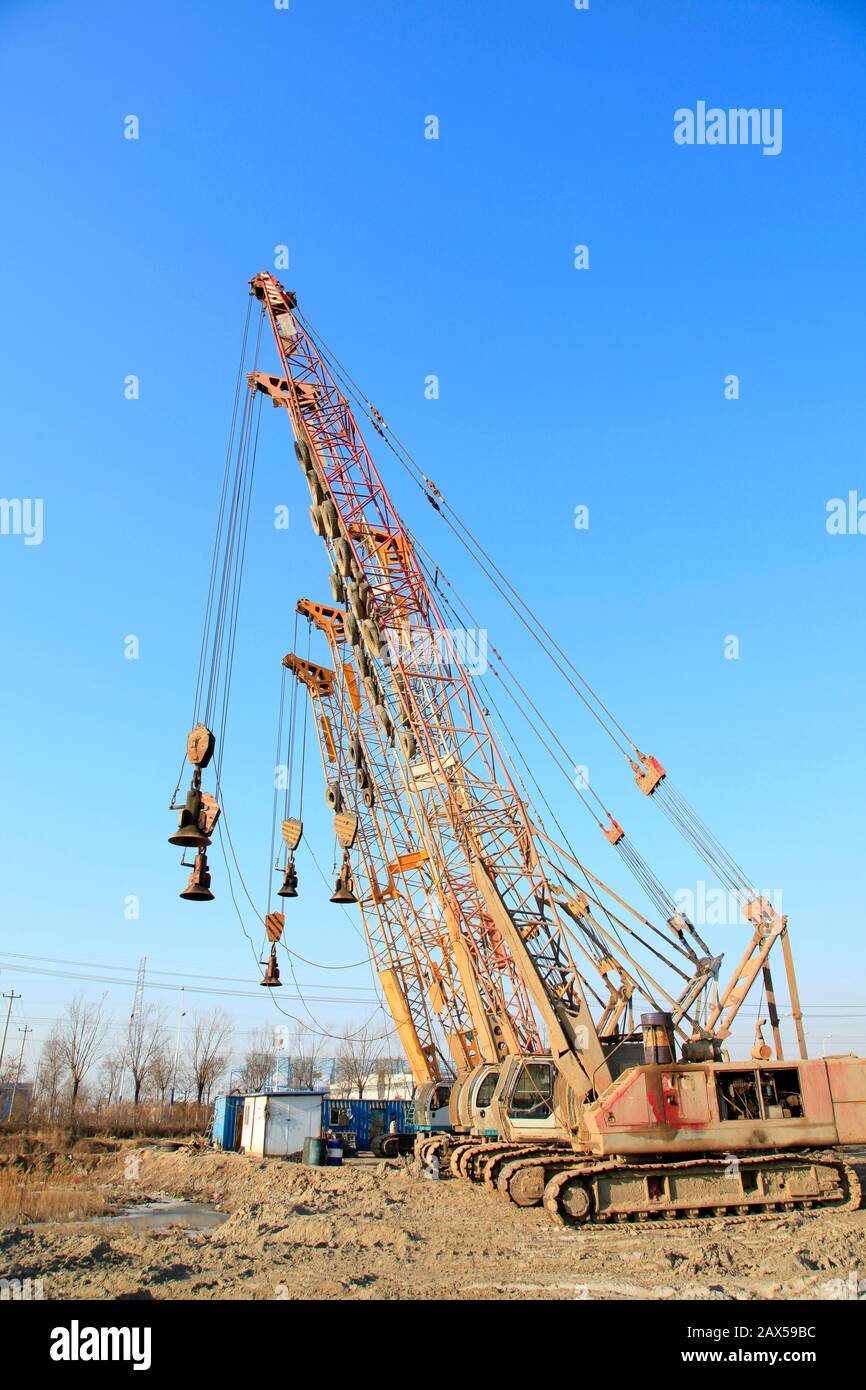 Crawler crane jib hi-res stock photography and images - Alamy