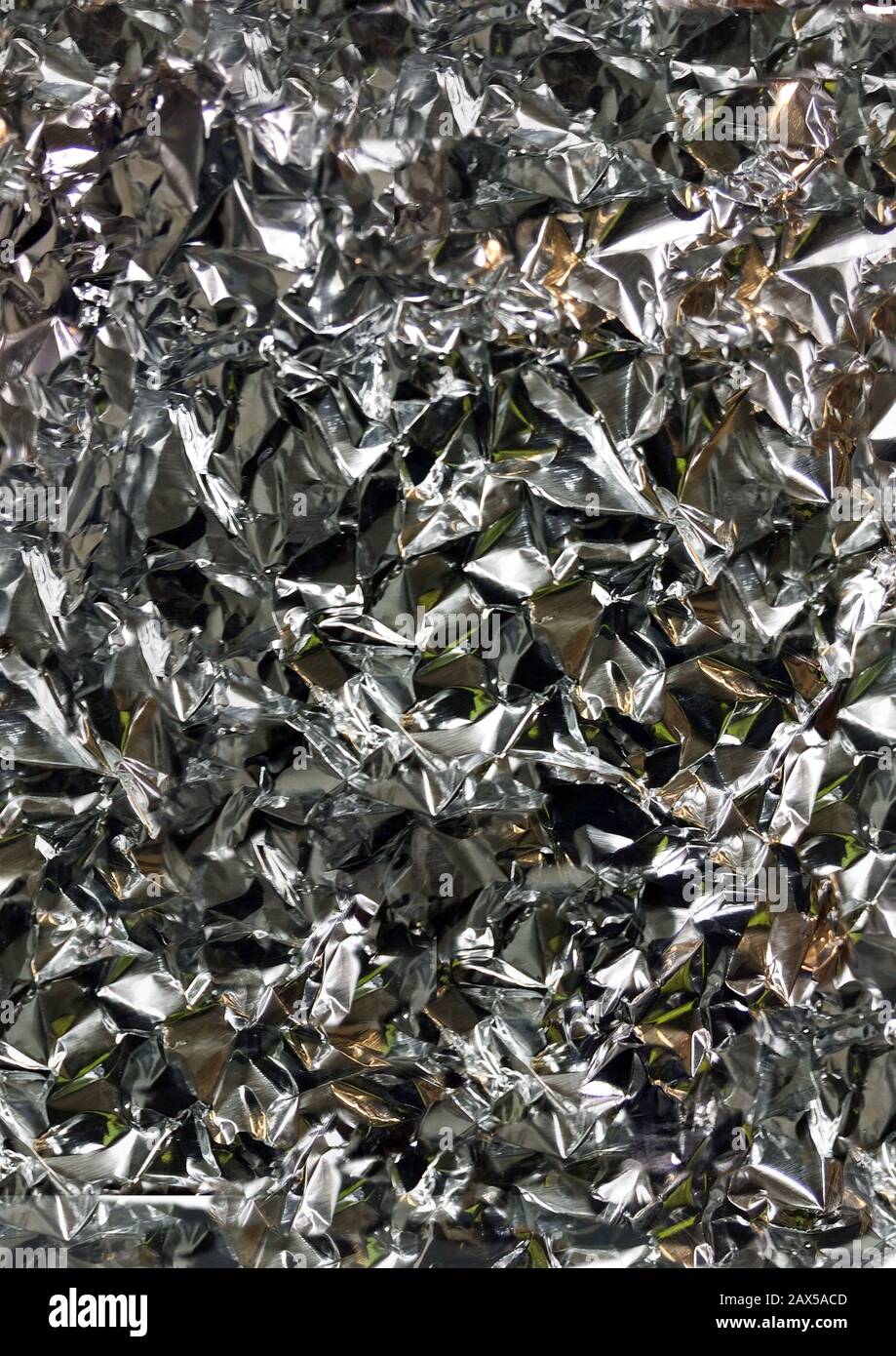 Kitchen foil hi-res stock photography and images - Alamy
