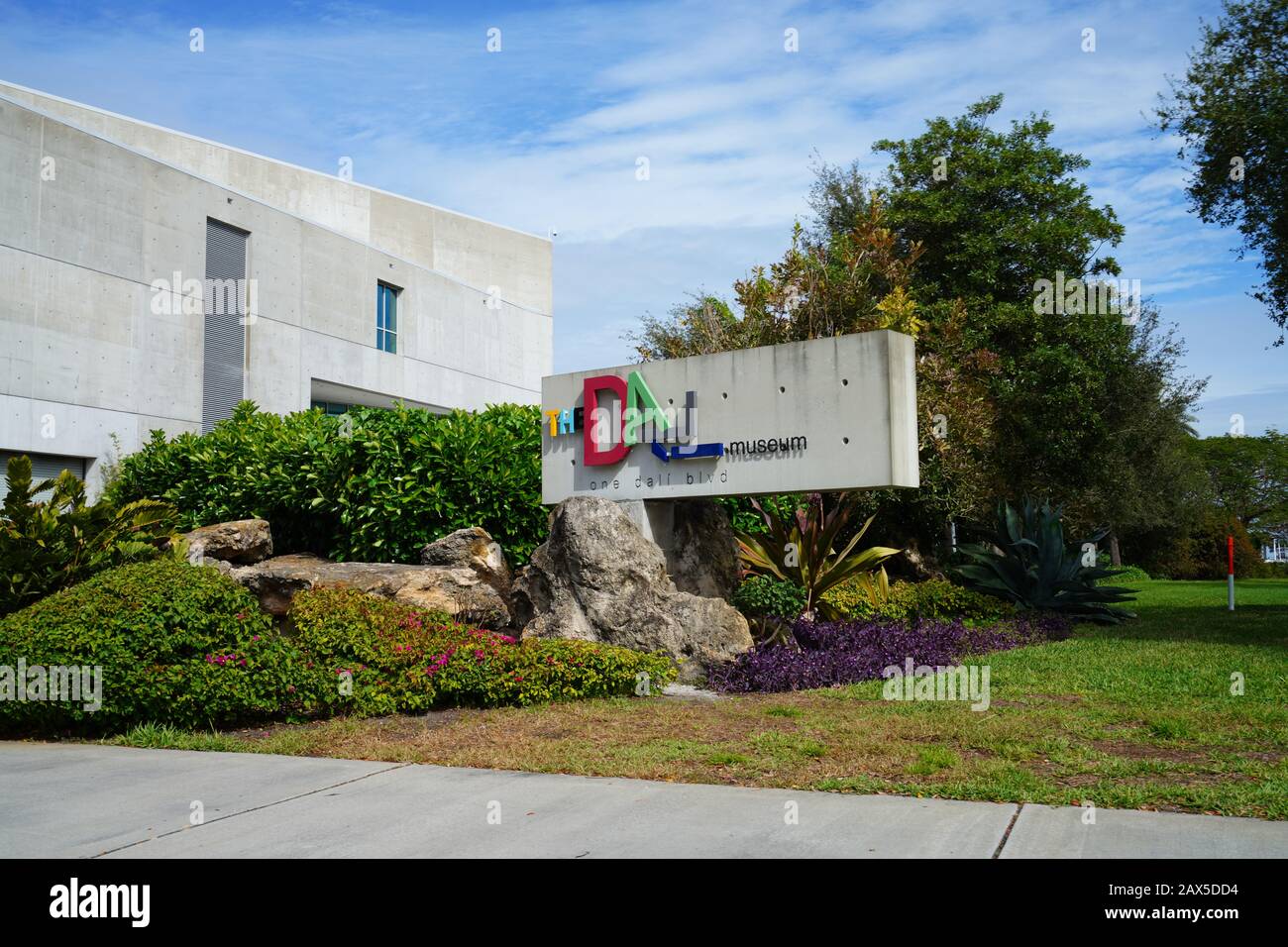 ST PETERSBURG, FL -24 JAN 2020- View of the Salvador Dali Museum, an ...