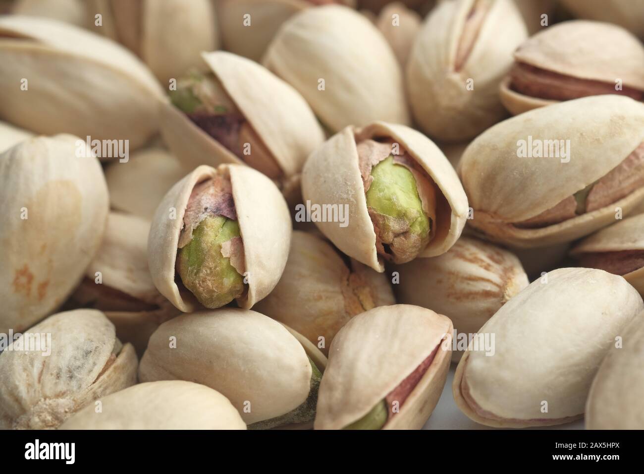 Pistachios close up image hi-res stock photography and images - Alamy