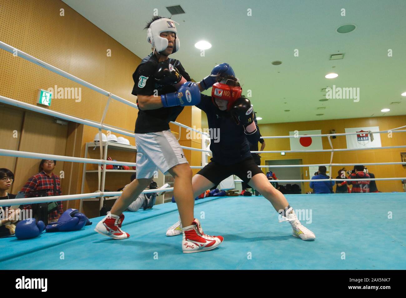 Tokyo, Japan. 10th Feb, 2020. Tsukimi Namiki Boxing : Japan Boxing ...