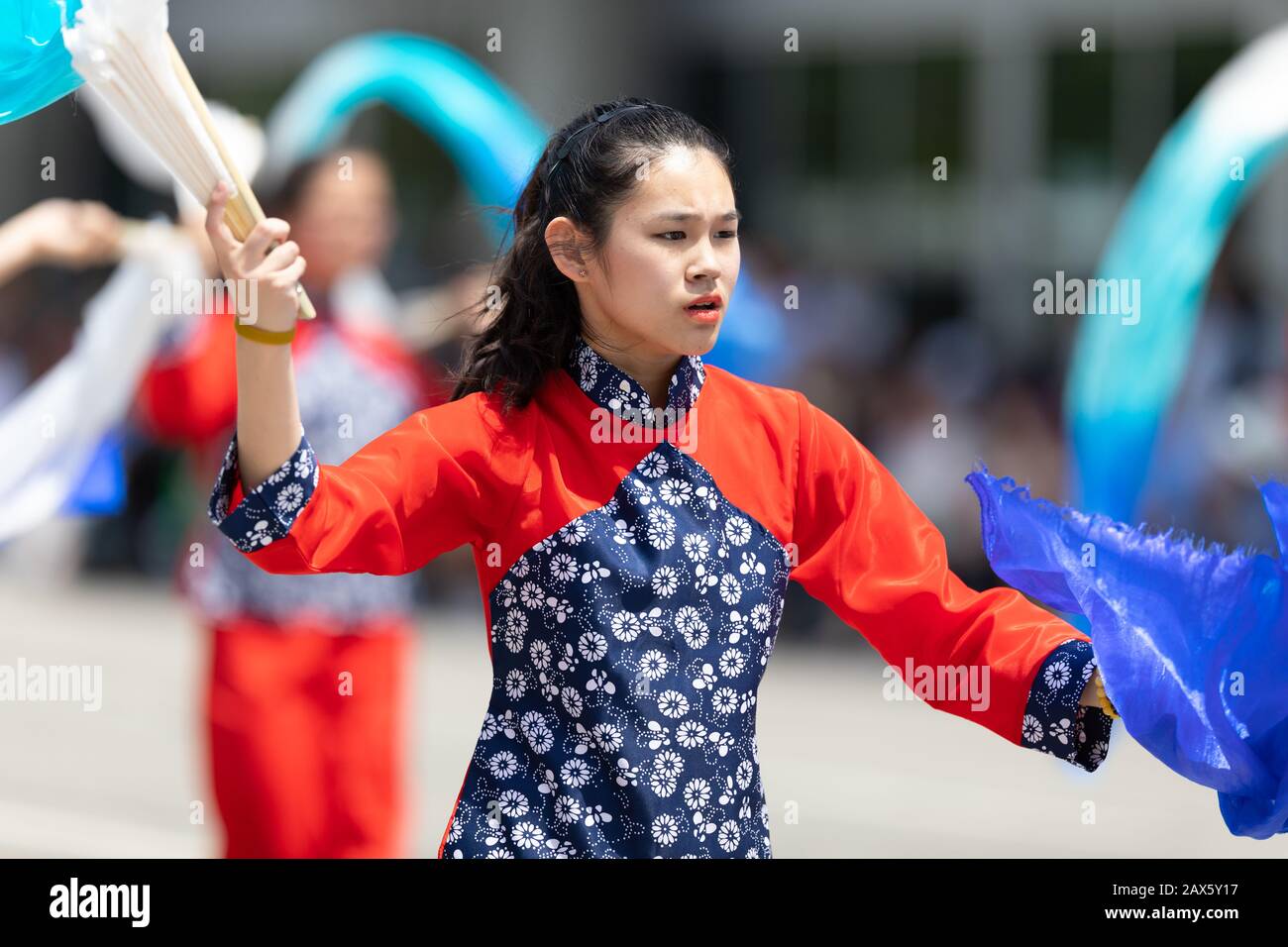 Chinese dance, ribbon hi-res stock photography and images - Alamy