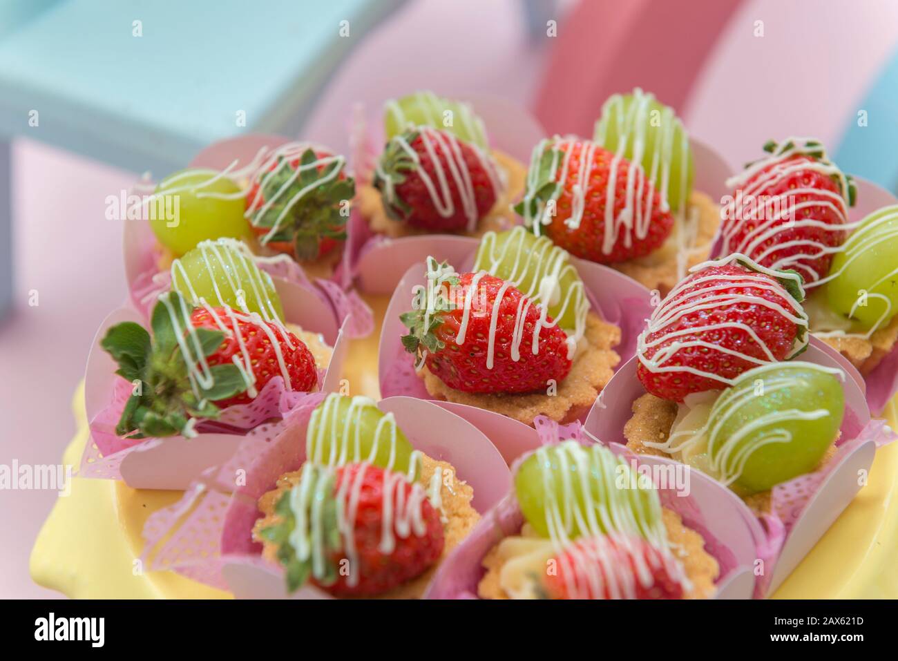 Delicious homemade and luxurious sweets for parties. Beautiful sweets ...