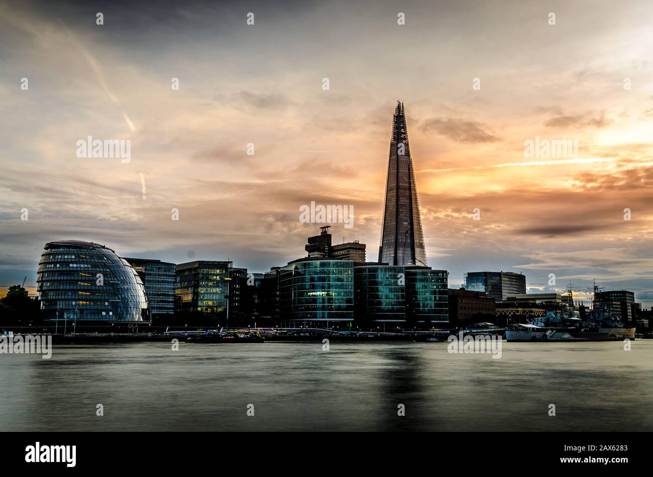 Sunset behind the shard hi-res stock photography and images - Alamy
