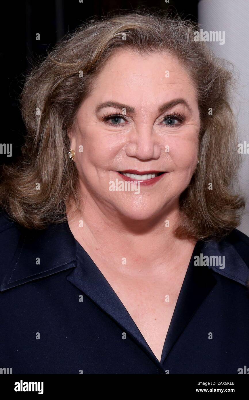 Kathleen Turner 2020 Hi Res Stock Photography And Images Alamy