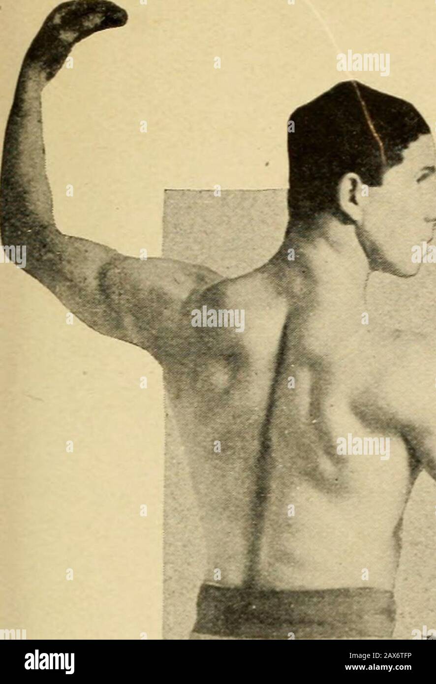 Retracting arms hi-res stock photography and images - Alamy