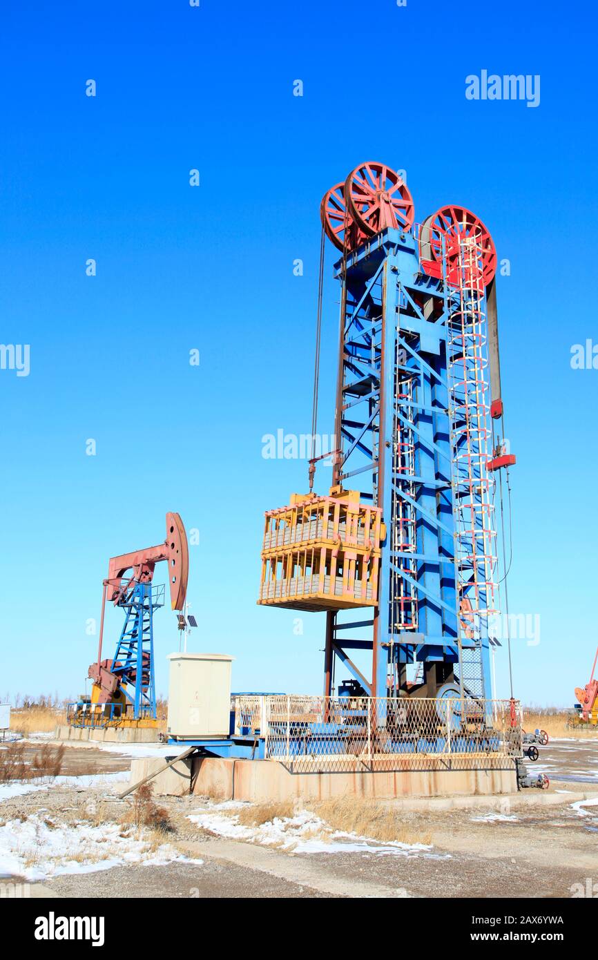Tower type pumping unit Stock Photo - Alamy