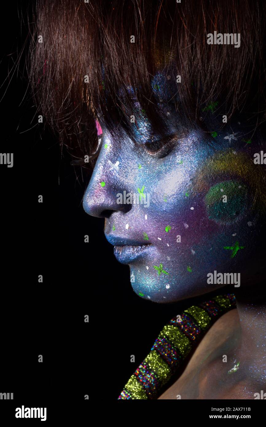 Facing Sideways High Resolution Stock Photography and Images - Alamy