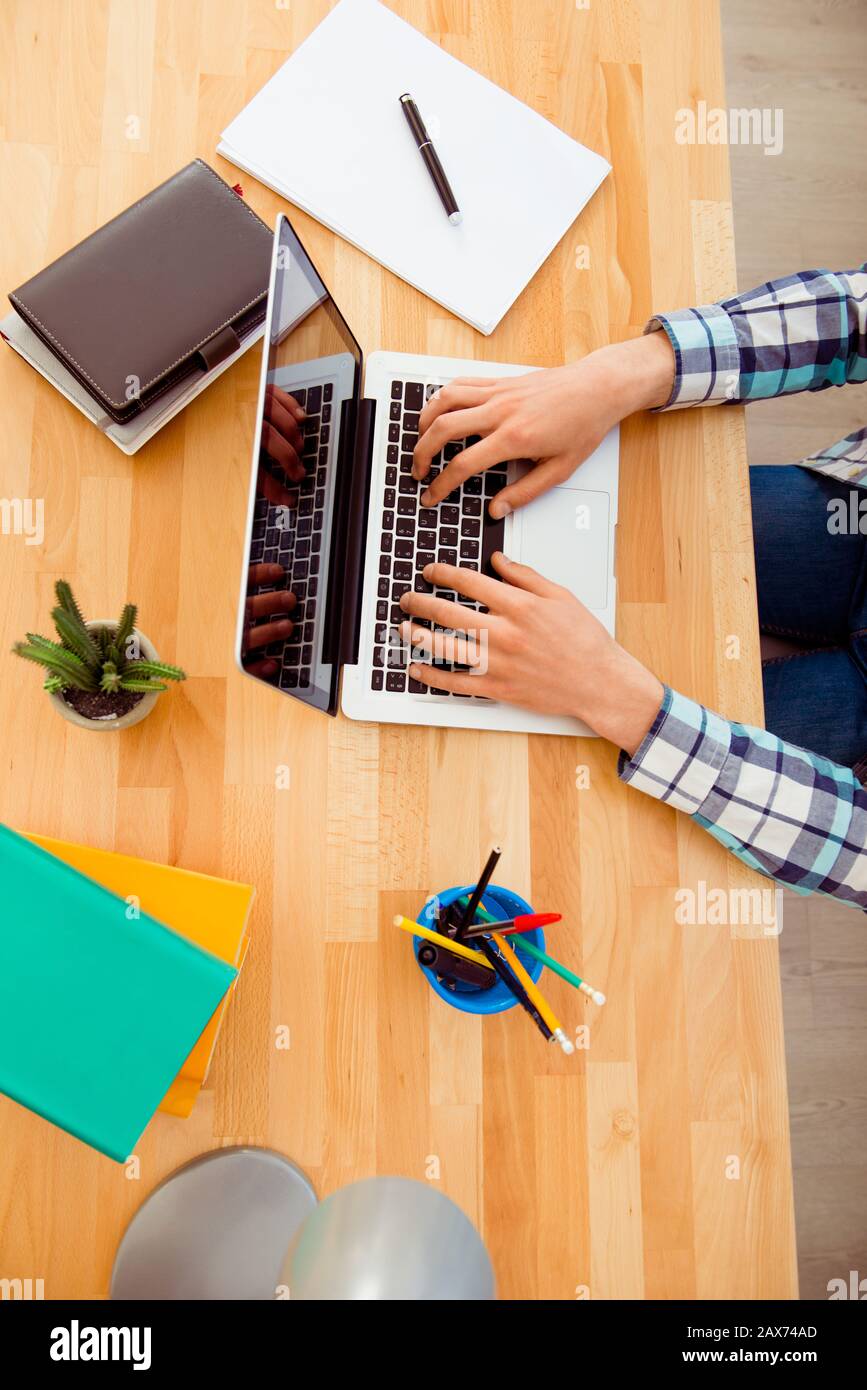 Writting on pc hi-res stock photography and images - Alamy