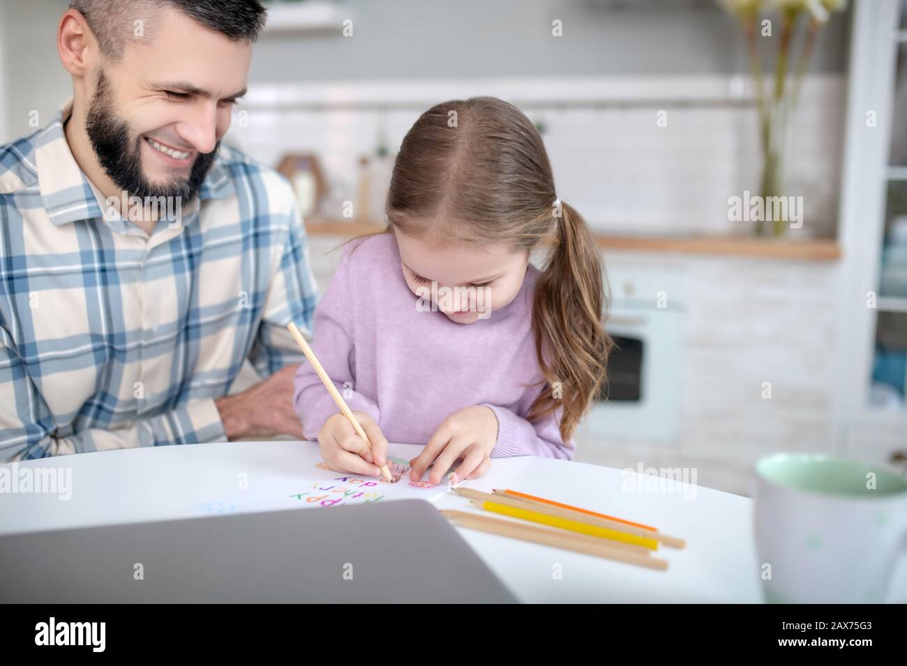 Children`s drawing of happy family hi-res stock photography and images ...