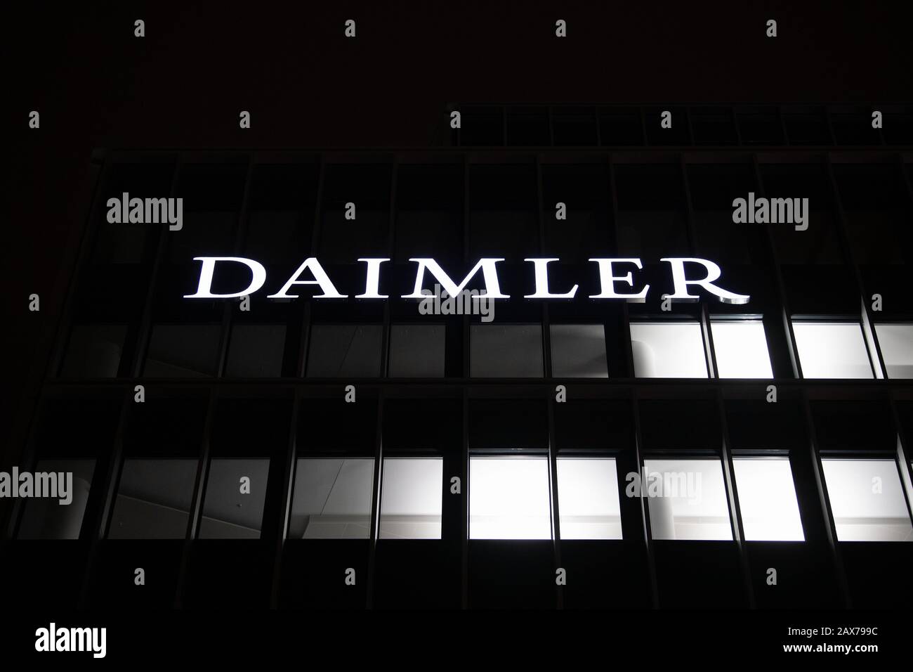 Daimler corporate headquarters hi-res stock photography and images - Alamy