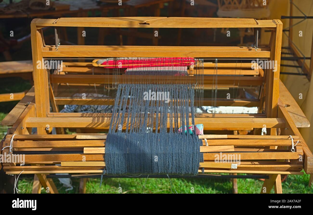 Medieval loom hi-res stock photography and images - Alamy
