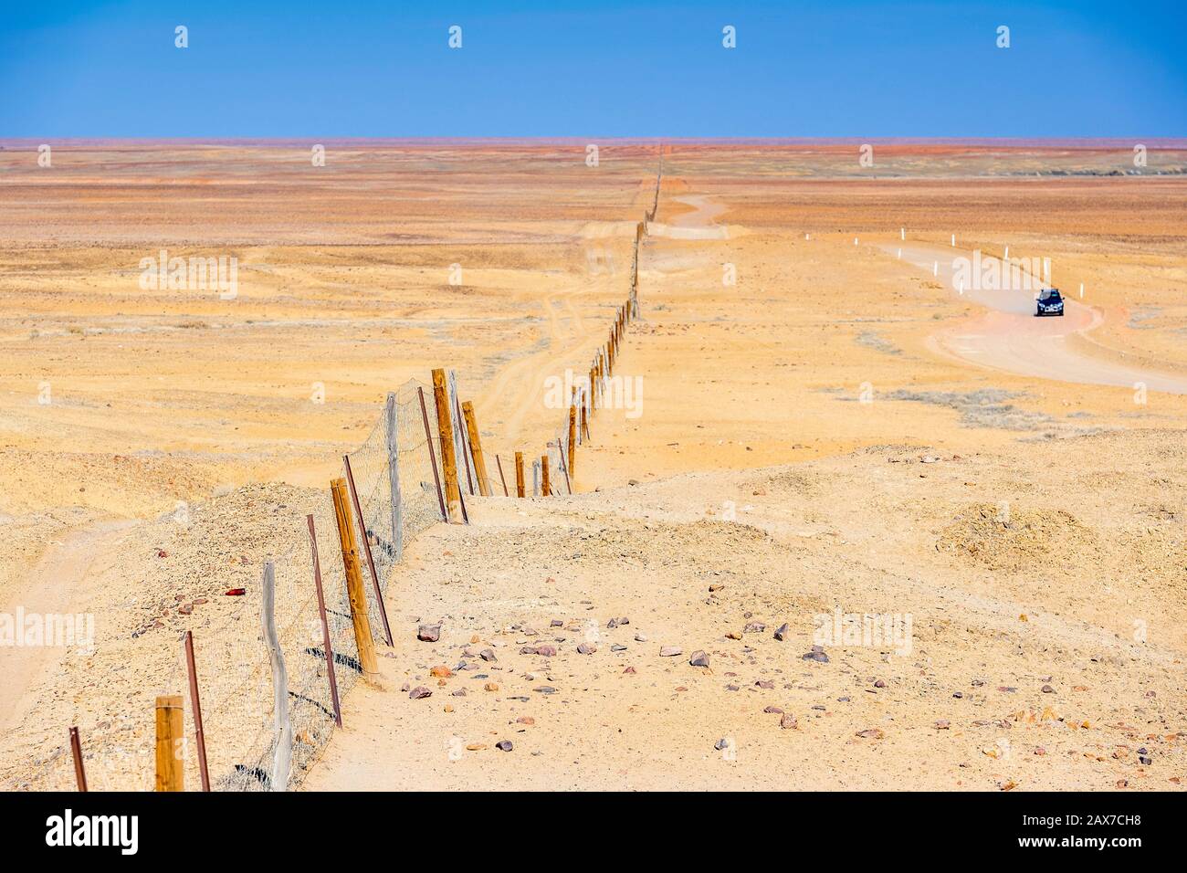 Dingo fence australia hi-res stock photography and images - Alamy