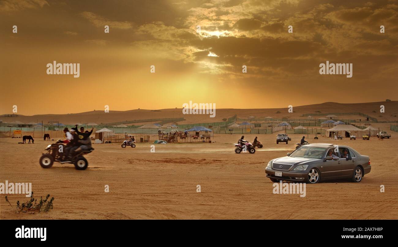 Desert near riyadh saudi arabia hi-res stock photography and images - Alamy