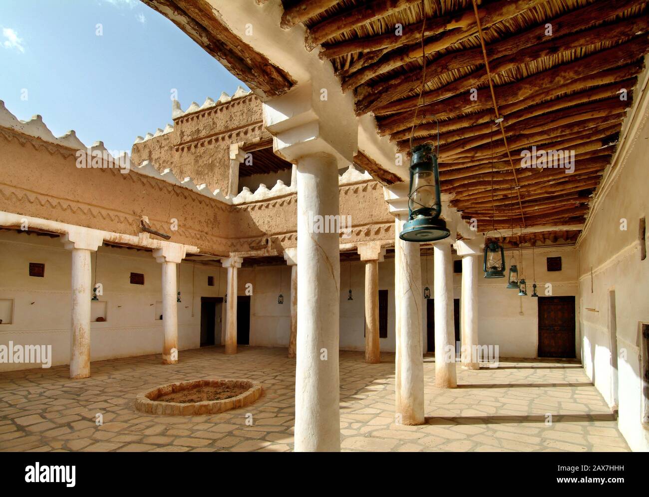 Saudi arabia mud house hi-res stock photography and images - Alamy