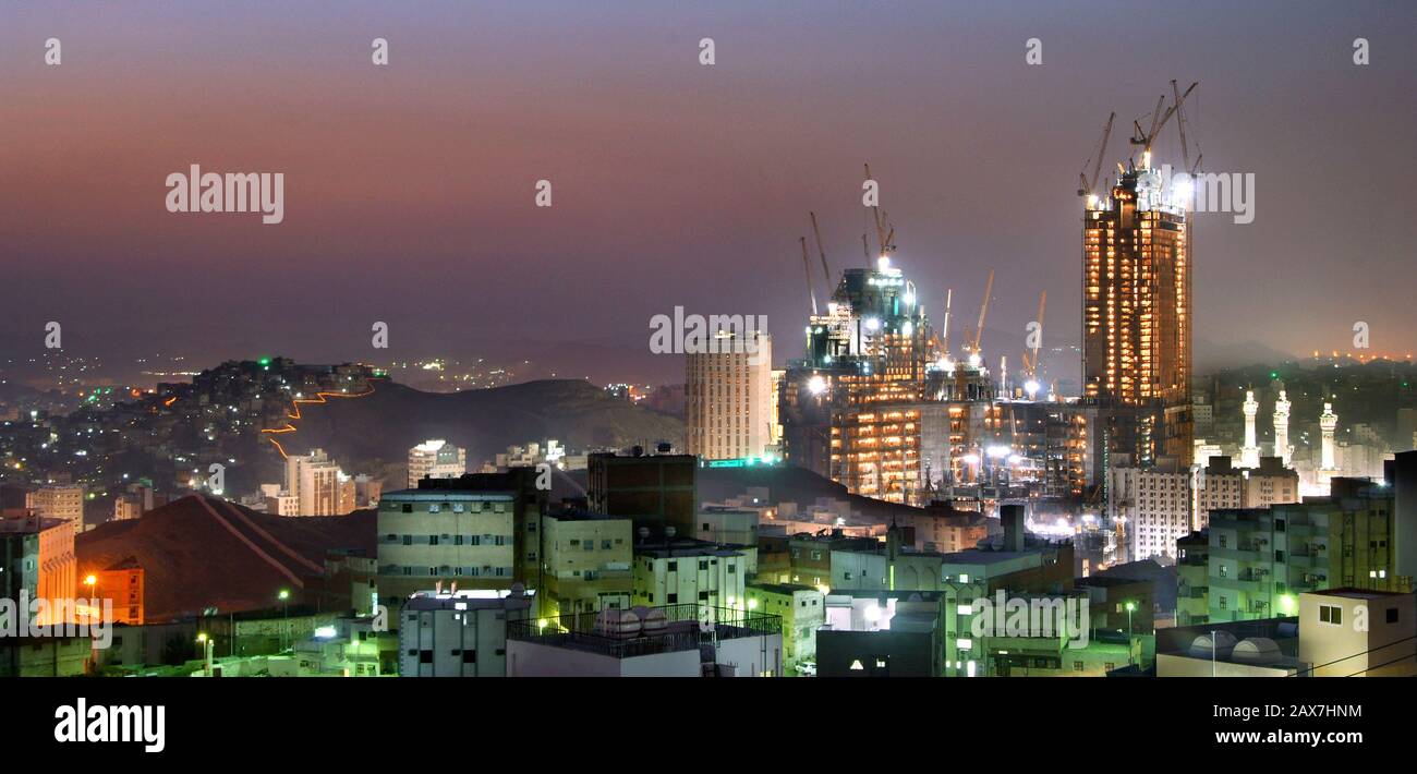 Makkah night hi-res stock photography and images - Alamy