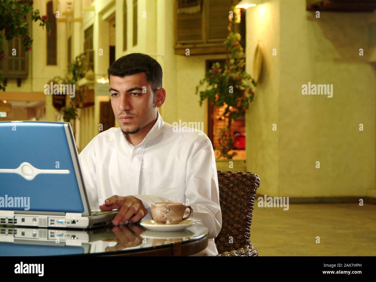 Bahraini man hi-res stock photography and images - Alamy