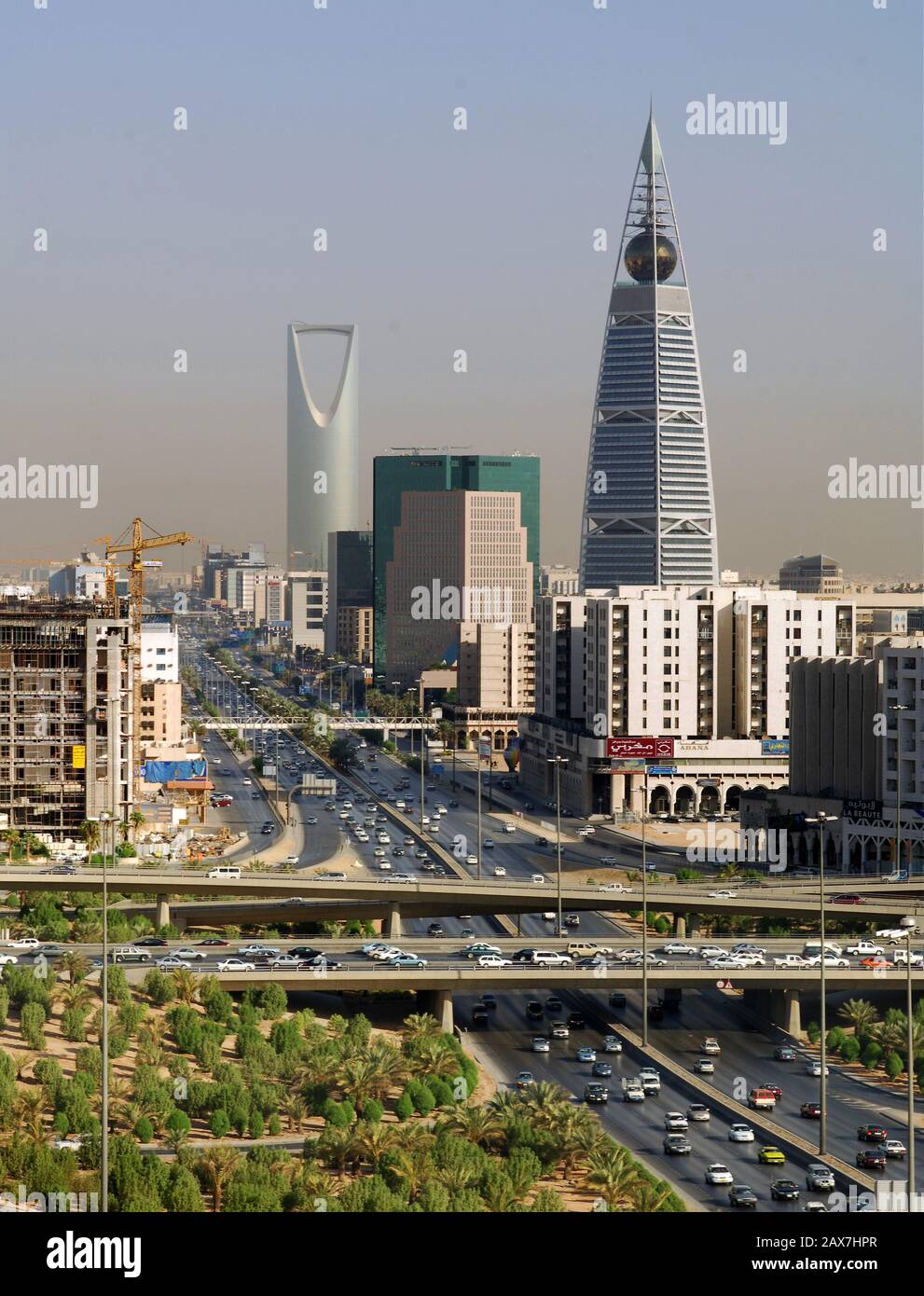 Riyadh city centre hi-res stock photography and images - Alamy
