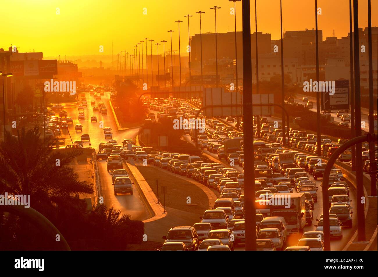Riyadh traffic hi-res stock photography and images - Alamy