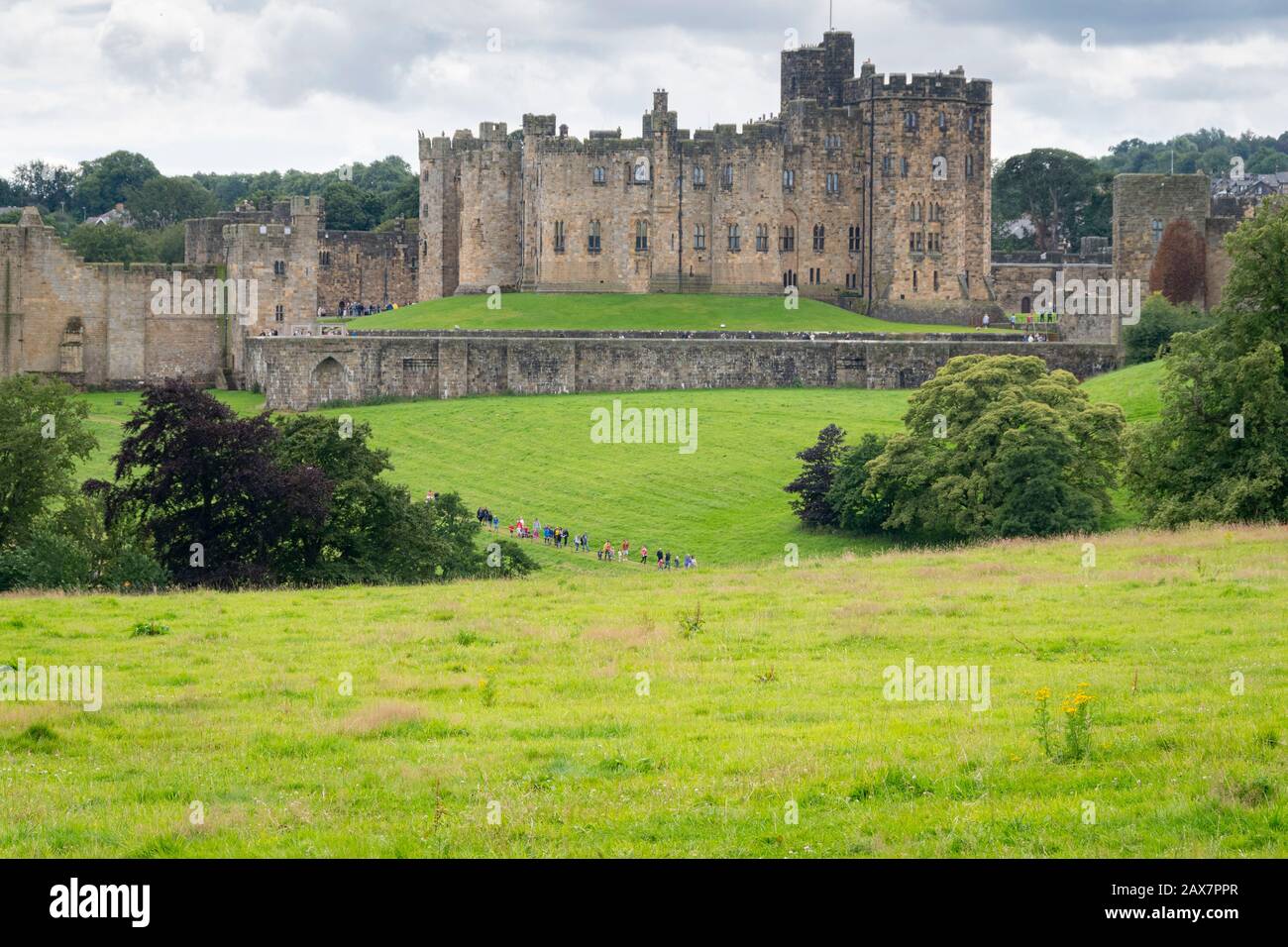 Alnwick Castle, Northumberland, England. Featured in Harry Potter films ...