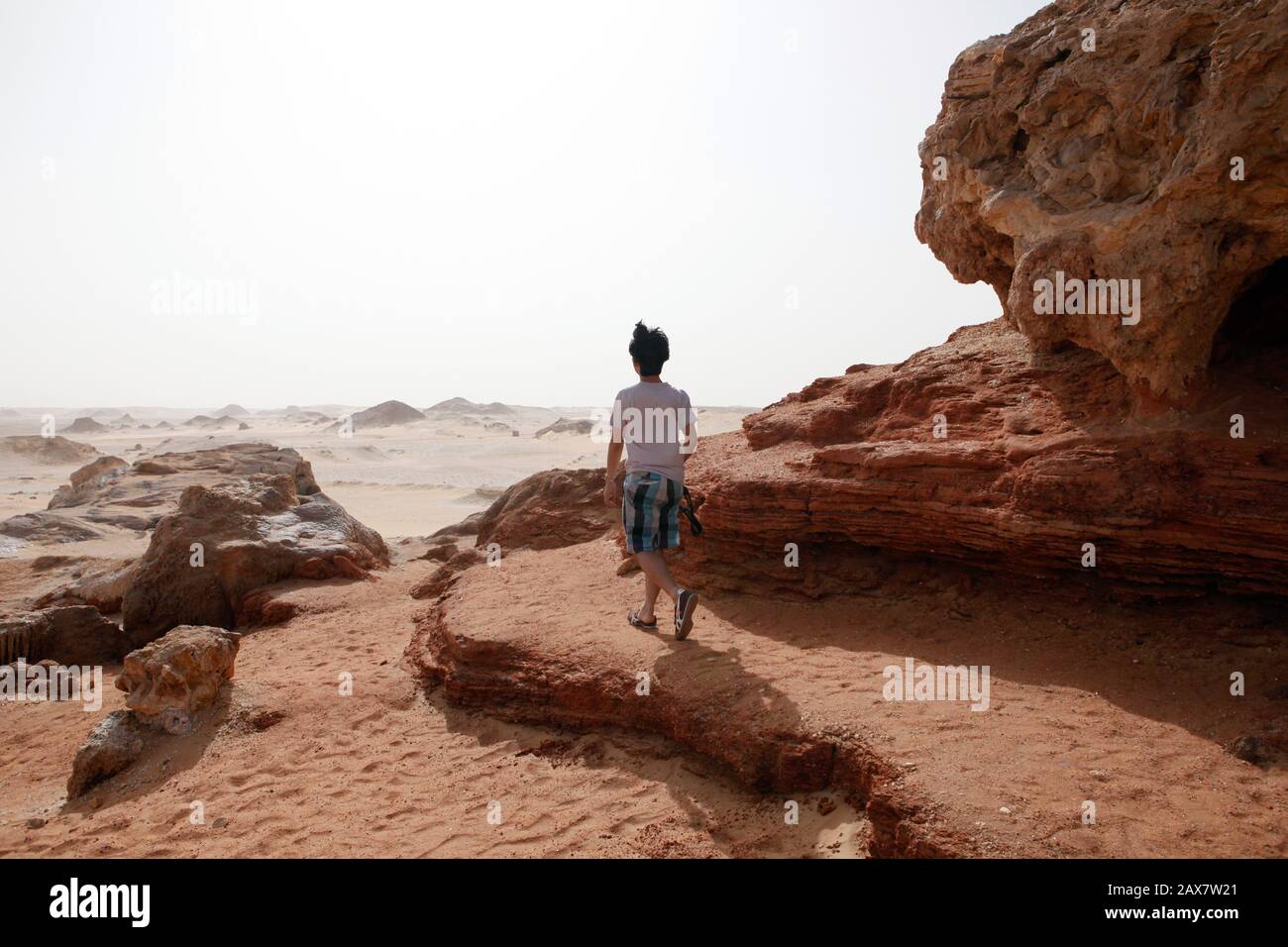 Amman Jordon tourist in the desert Stock Photo - Alamy