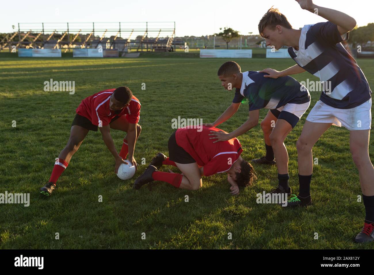 Playing field rugby hi-res stock photography and images - Alamy