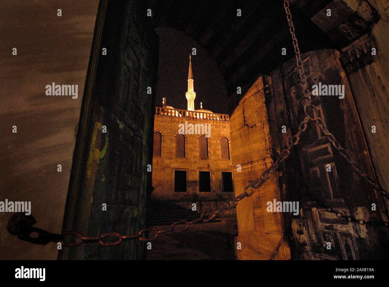 The entrance of the Sultan Ahmed Camii, the Blue Mosque, Istanbul ...