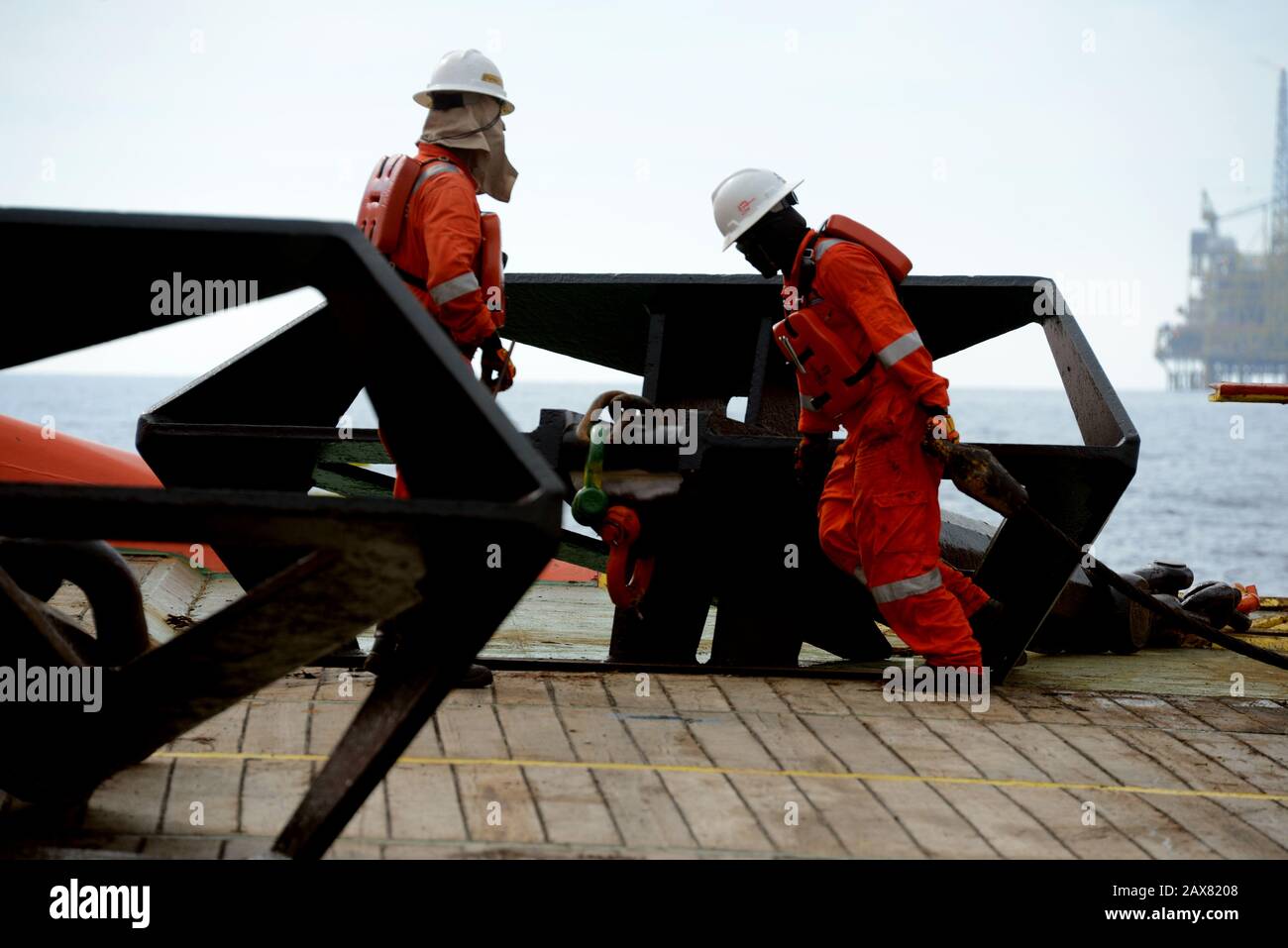 Ofshore oil hi-res stock photography and images - Alamy