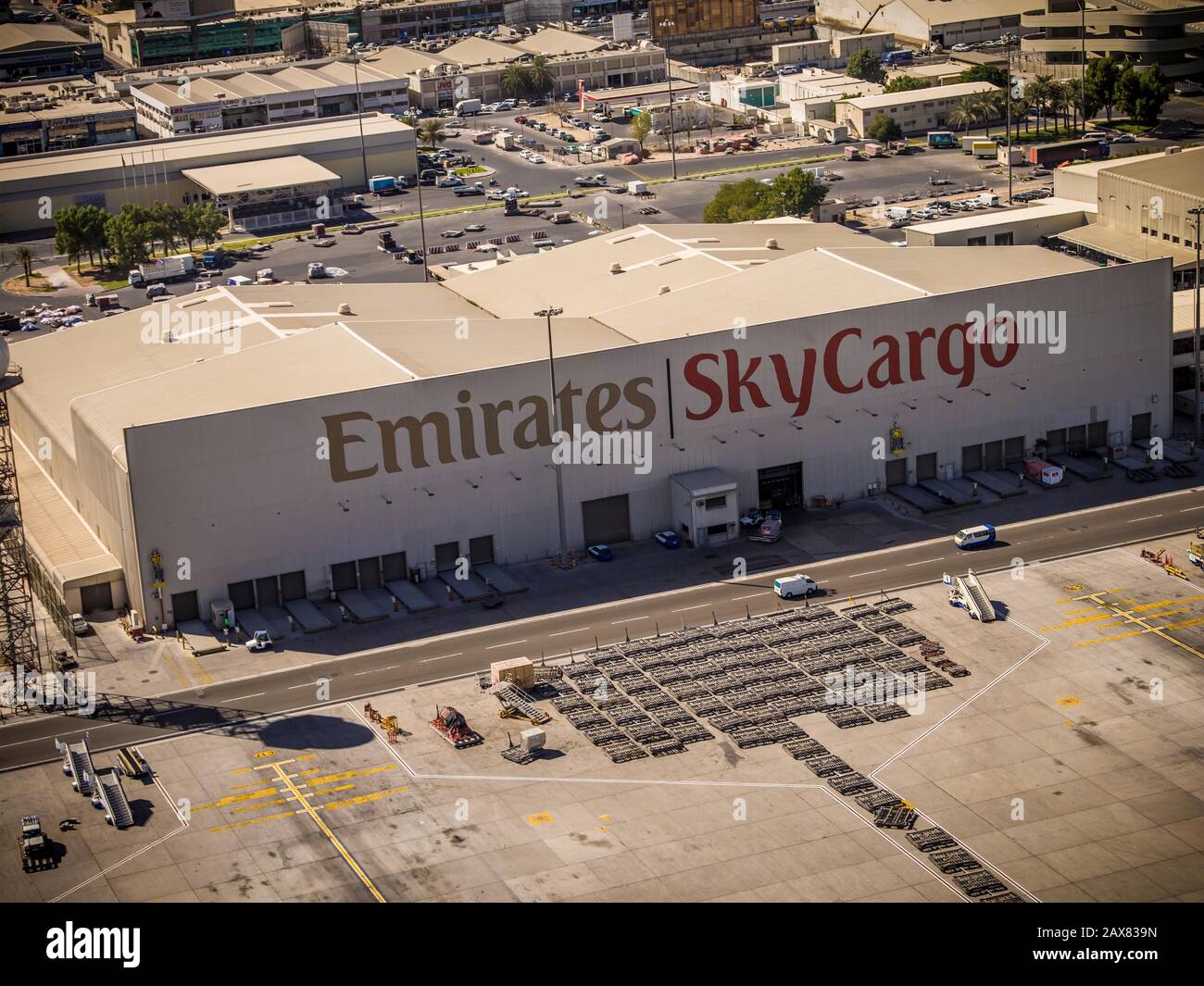 Emirates Sky Cargo Building. Dubai, UAE Stock Photo - Alamy