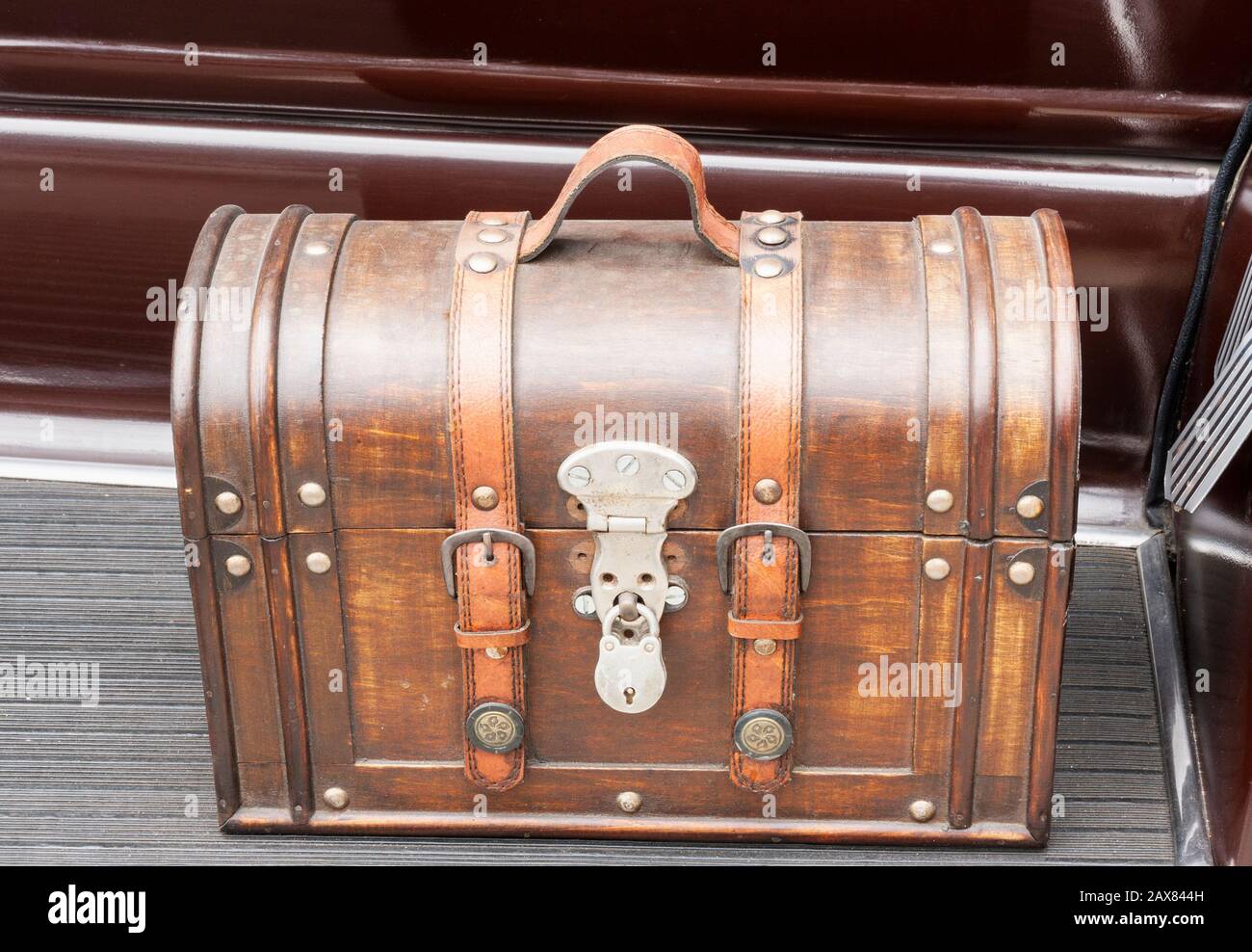 Trunk on rear of classic car Stock Photo - Alamy