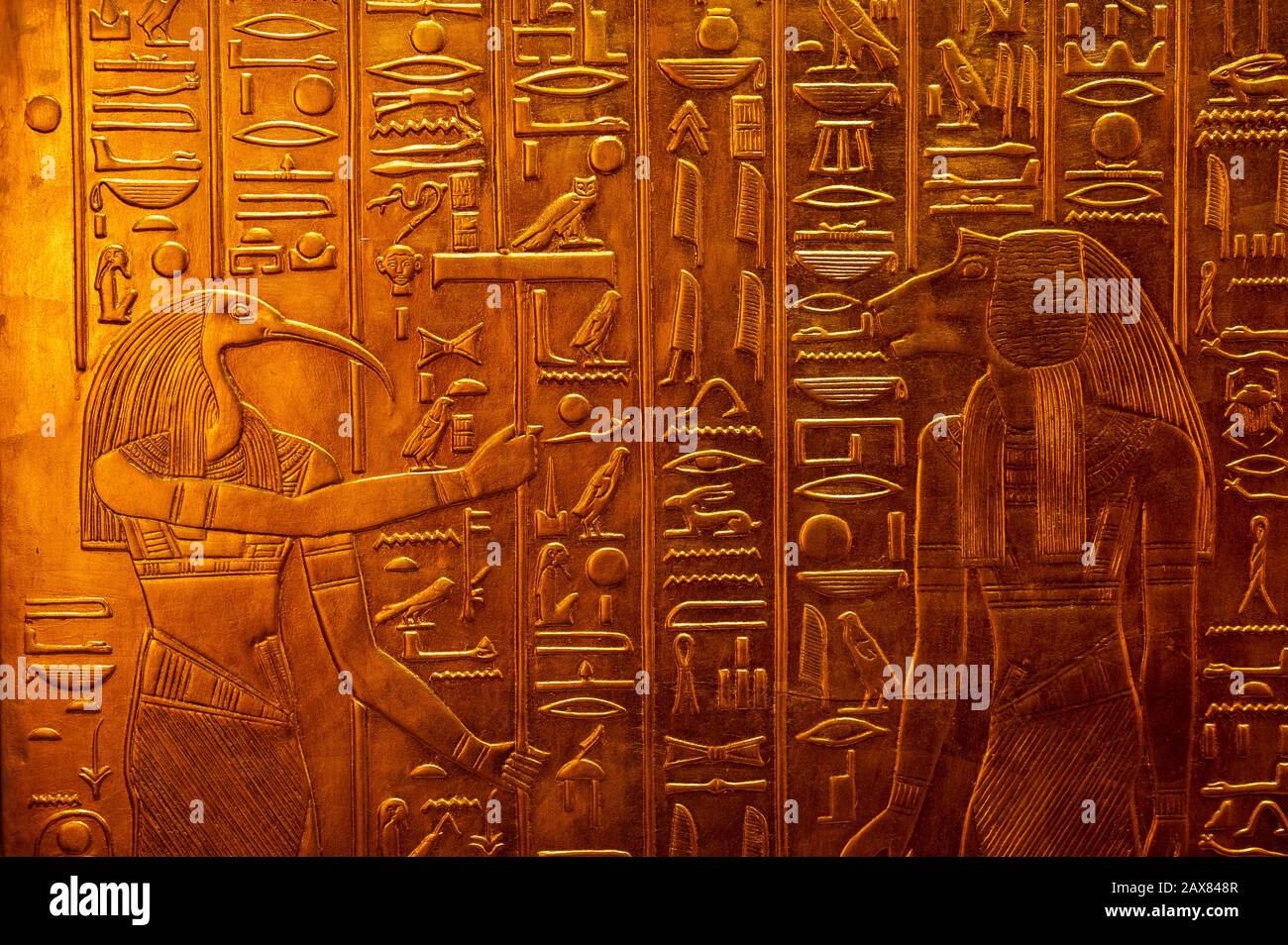 Ancient egypt writing hi-res stock photography and images - Alamy