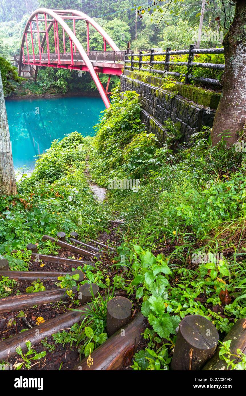 Bridge over turquoise waters hi-res stock photography and images - Alamy