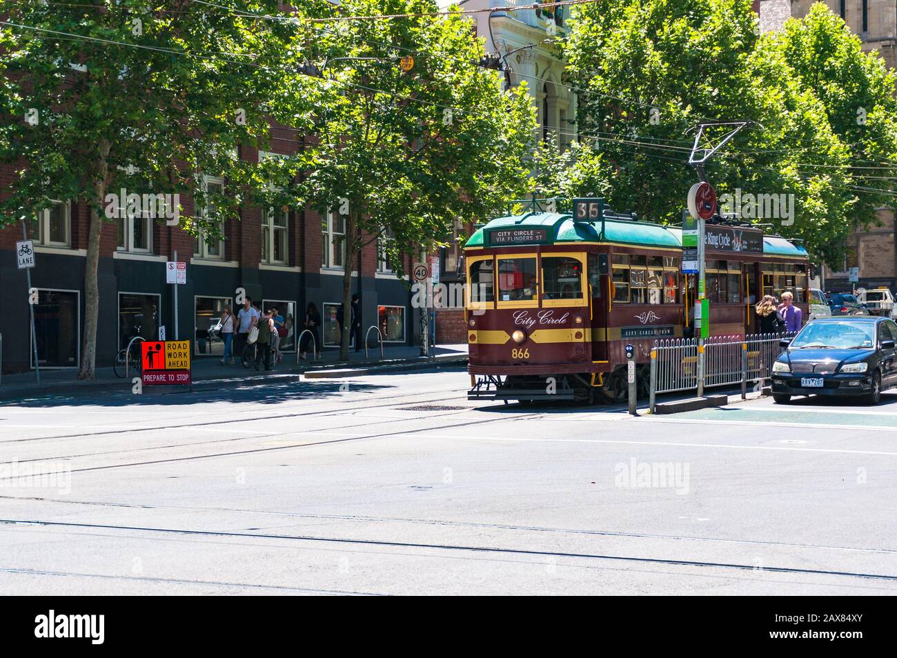 Melbourne, Australia - December 7, 2016: Historic City Circle route 35 ...