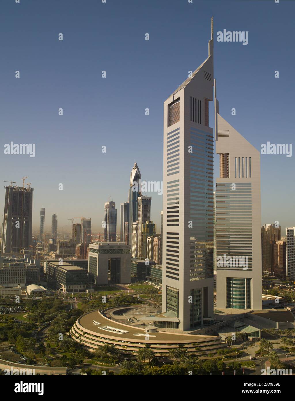 Financial buliding hi-res stock photography and images - Alamy