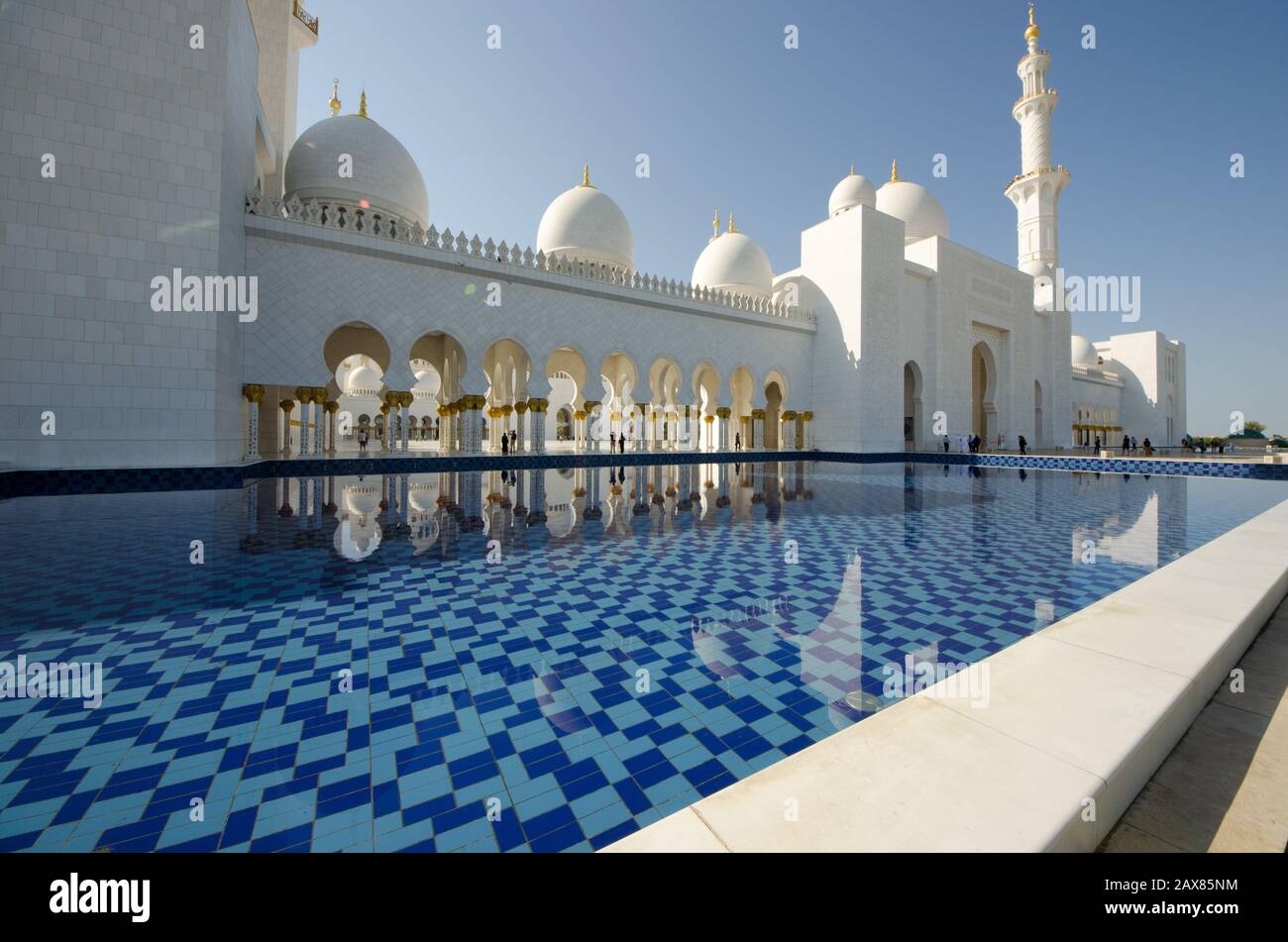 Sheikh Zayed Grand Mosque at Abu Dhabi, United Arab Emirates Stock ...