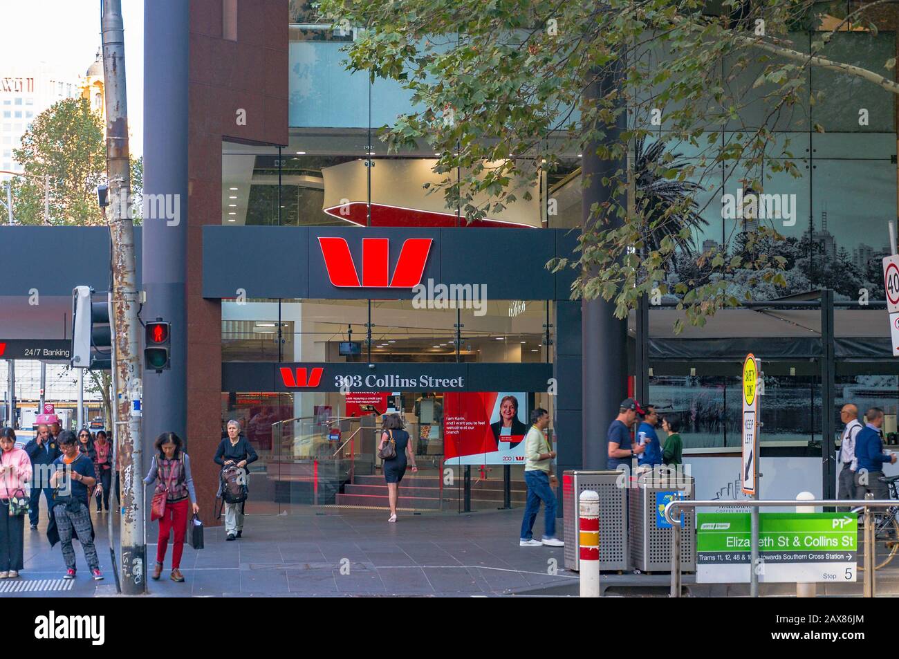 Westpac logo hi-res stock photography and images - Alamy