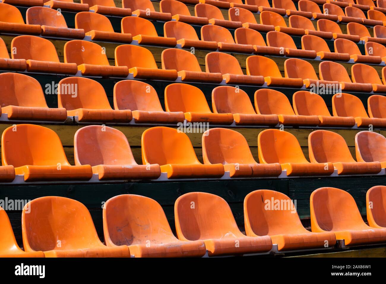 Crowded sitting spectator watching hi-res stock photography and images ...