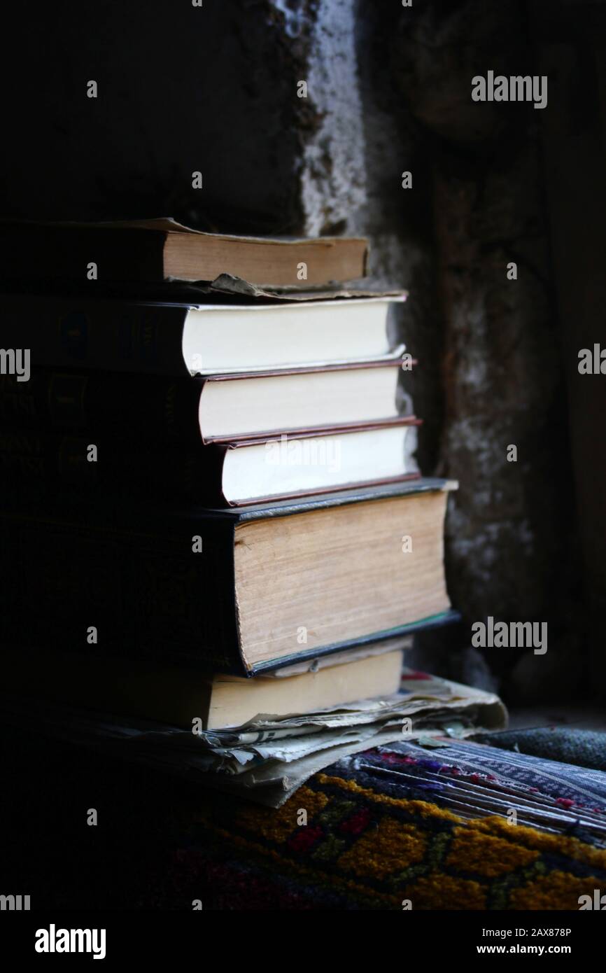 old and new books inside the room Stock Photo - Alamy