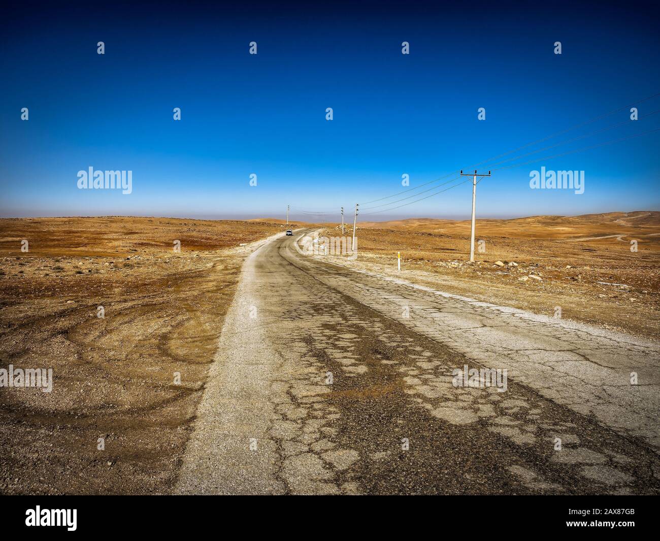 Highlands deserted mountains in Jordan Stock Photo - Alamy