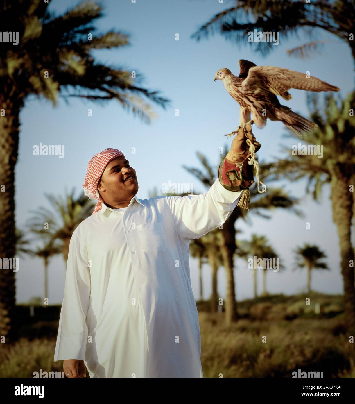 Qatar doha man hi-res stock photography and images - Alamy