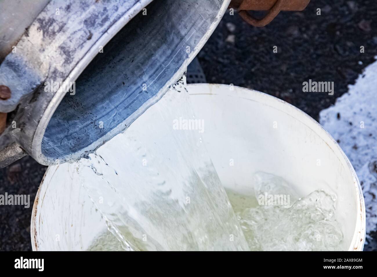 Petrol can pouring hi-res stock photography and images - Alamy