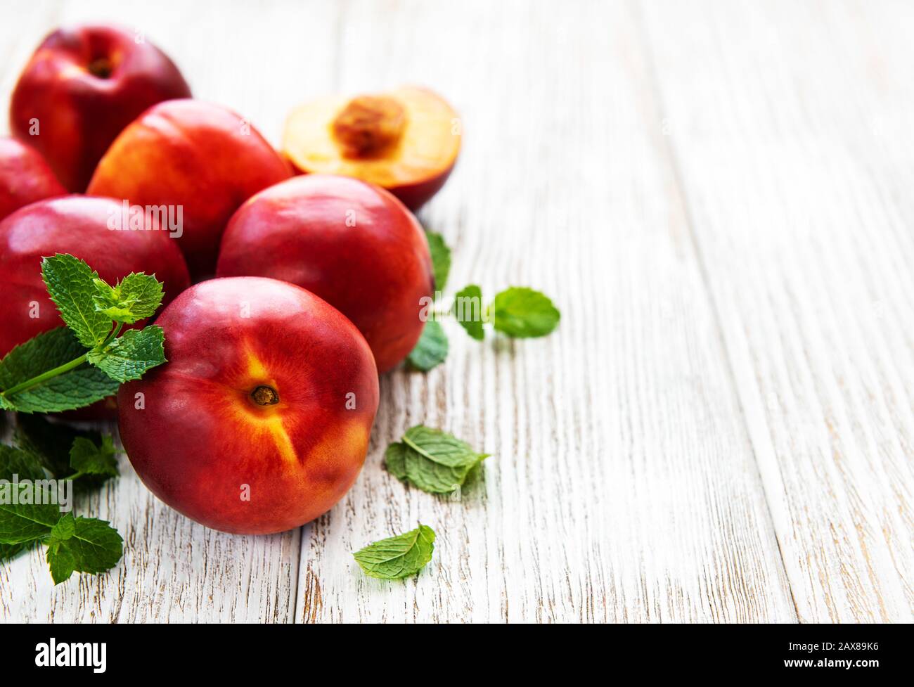 Beautiful juicy nectarines hi-res stock photography and images - Alamy