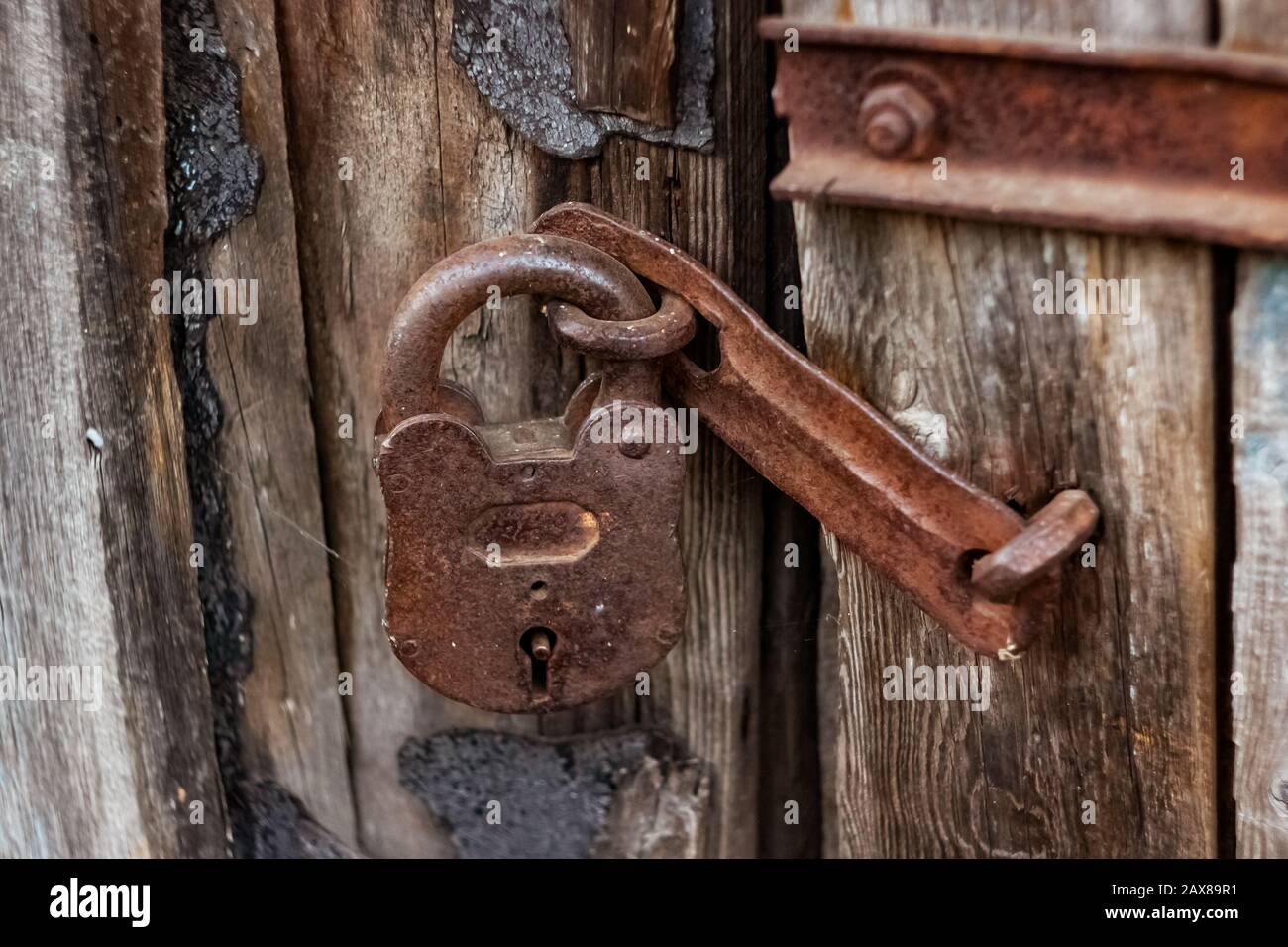 Big old rusty metal gate hi-res stock photography and images - Alamy