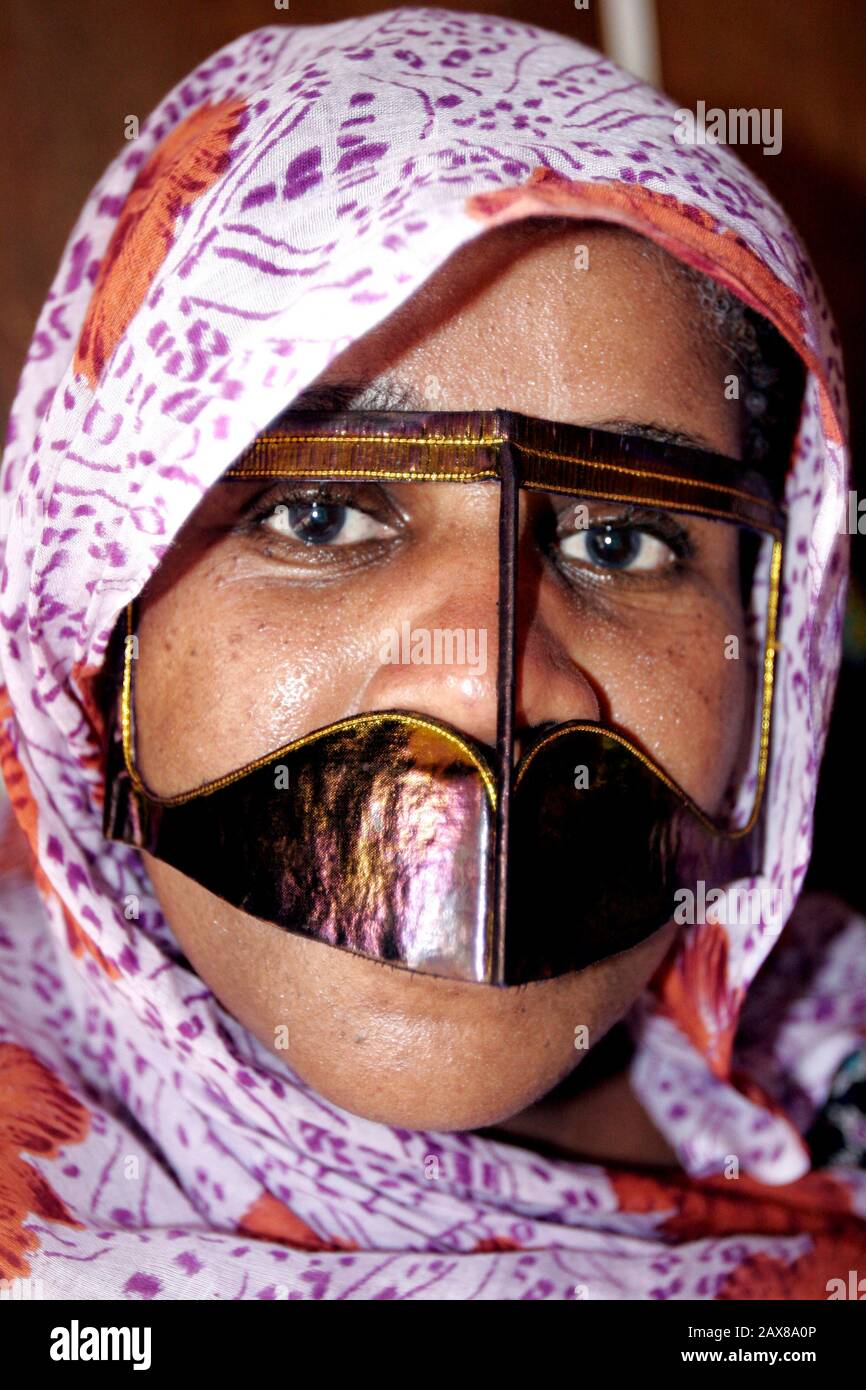 Abu dhabi camera hi-res stock photography and images - Alamy